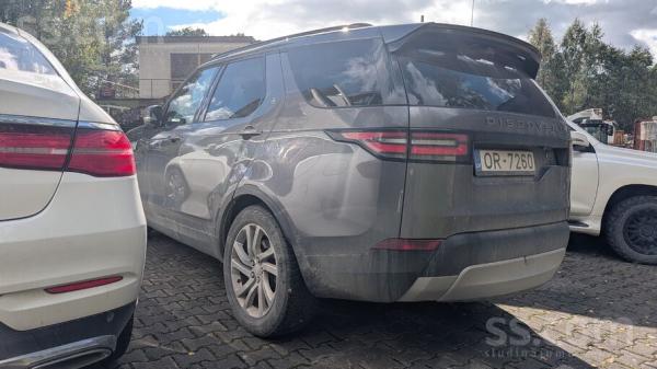 Pelēks Land Rover Discovery 2018 Cēsis, ar dzinēja tilpumu 2.00 L un nobraukumu 157 tūkst. km par 21000 €, foto 5 vietnē AUTOMOTO.COM.LV