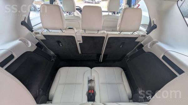 Pelēks Land Rover Discovery 2018 Cēsis, ar dzinēja tilpumu 2.00 L un nobraukumu 157 tūkst. km par 21000 €, foto 7 vietnē AUTOMOTO.COM.LV