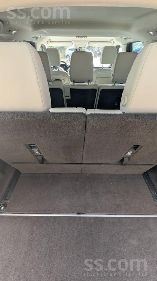 Pelēks Land Rover Discovery 2018 Cēsis, ar dzinēja tilpumu 2.00 L un nobraukumu 157 tūkst. km par 21000 €, foto 8 vietnē AUTOMOTO.COM.LV