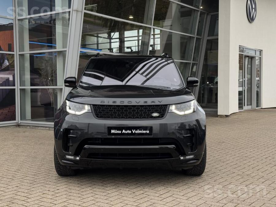 Grey Land Rover Discovery 2018 in Valmiera, with an engine capacity of 3.00 L and mileage of 107 thousand km for 27200 €, photo 3 on AUTOMOTO.COM.LV