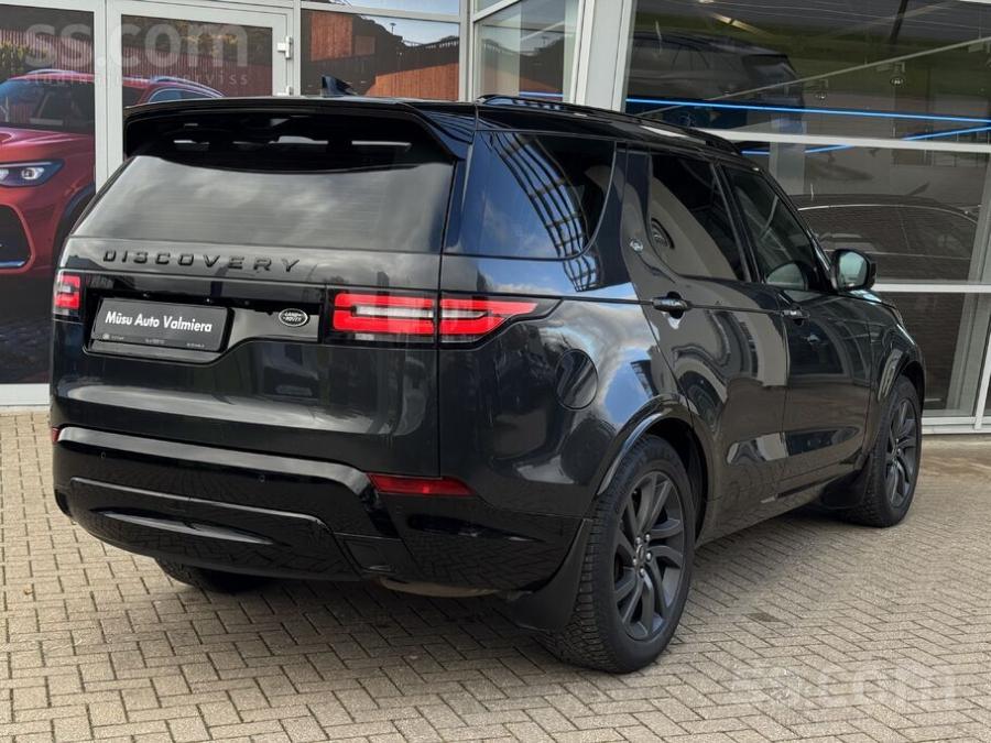 Grey Land Rover Discovery 2018 in Valmiera, with an engine capacity of 3.00 L and mileage of 107 thousand km for 27200 €, photo 7 on AUTOMOTO.COM.LV