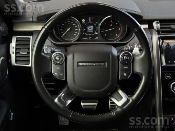 Grey Land Rover Discovery 2018 in Valmiera, with an engine capacity of 3.00 L and mileage of 107 thousand km for 27200 €, photo 10 on AUTOMOTO.COM.LV
