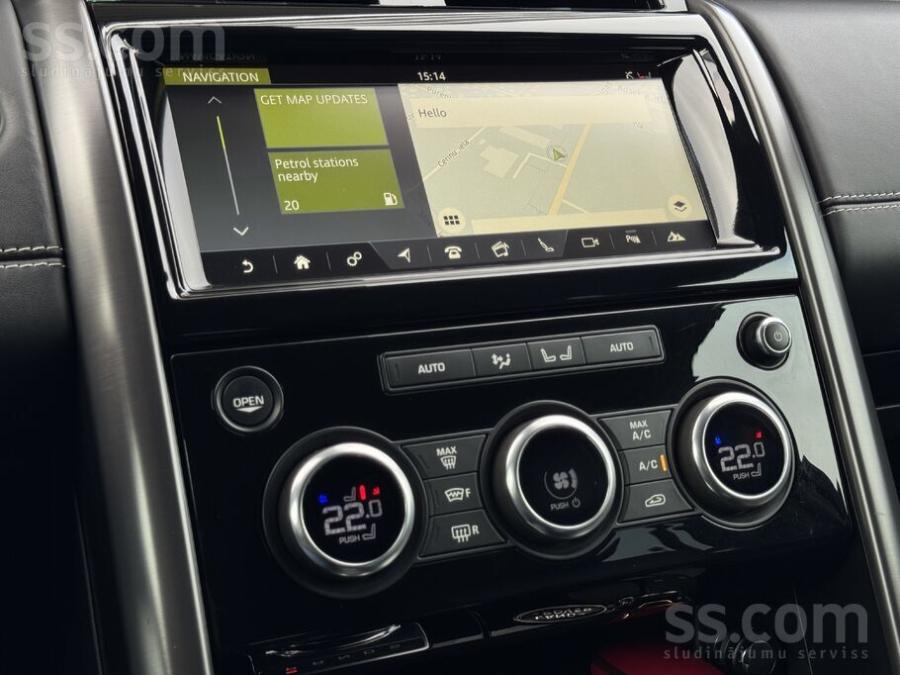 Grey Land Rover Discovery 2018 in Valmiera, with an engine capacity of 3.00 L and mileage of 107 thousand km for 27200 €, photo 16 on AUTOMOTO.COM.LV