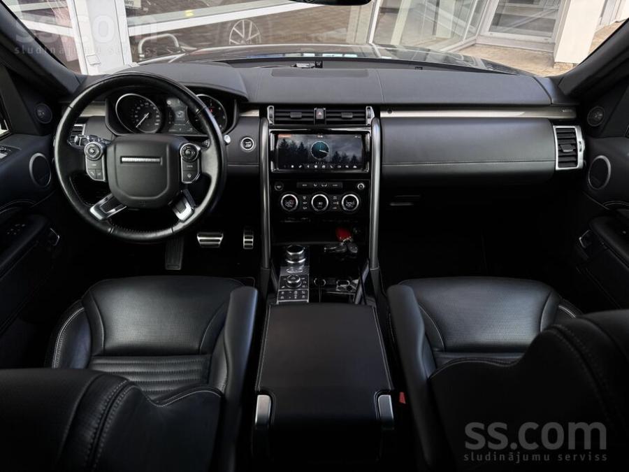 Grey Land Rover Discovery 2018 in Valmiera, with an engine capacity of 3.00 L and mileage of 107 thousand km for 27200 €, photo 18 on AUTOMOTO.COM.LV