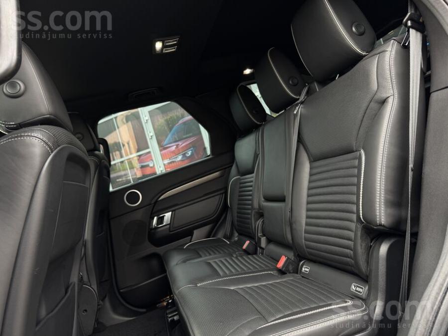 Grey Land Rover Discovery 2018 in Valmiera, with an engine capacity of 3.00 L and mileage of 107 thousand km for 27200 €, photo 19 on AUTOMOTO.COM.LV
