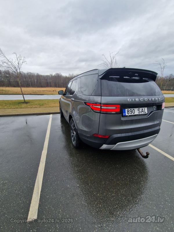 Grey Land Rover Discovery 2019 in Tallinn, with an engine capacity of 3.00 L and mileage of 180 thousand km for 32500 €, photo 4 on AUTOMOTO.COM.LV