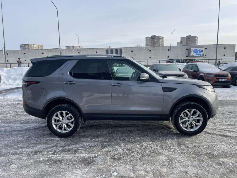 Grey Land Rover Discovery 2020 in Vilnius, with an engine capacity of 2.00 L and mileage of 256 thousand km for 17900 €, photo 3 on AUTOMOTO.COM.LV