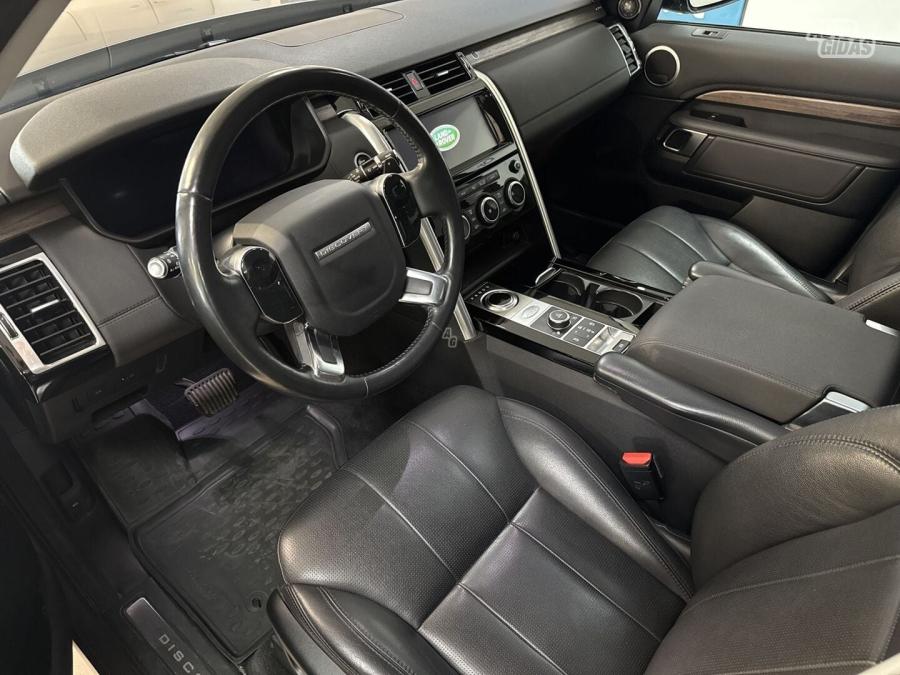 Grey Land Rover Discovery 2020 in Vilnius, with an engine capacity of 2.00 L and mileage of 133 thousand km for 24991 €, photo 9 on AUTOMOTO.COM.LV