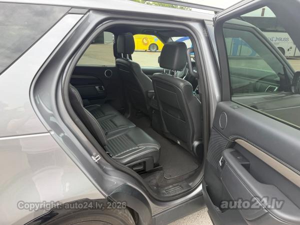Grey Land Rover Discovery 2020 in Tallinn, with an engine capacity of 3.00 L and mileage of 131 thousand km for 37699 €, photo 5 on AUTOMOTO.COM.LV