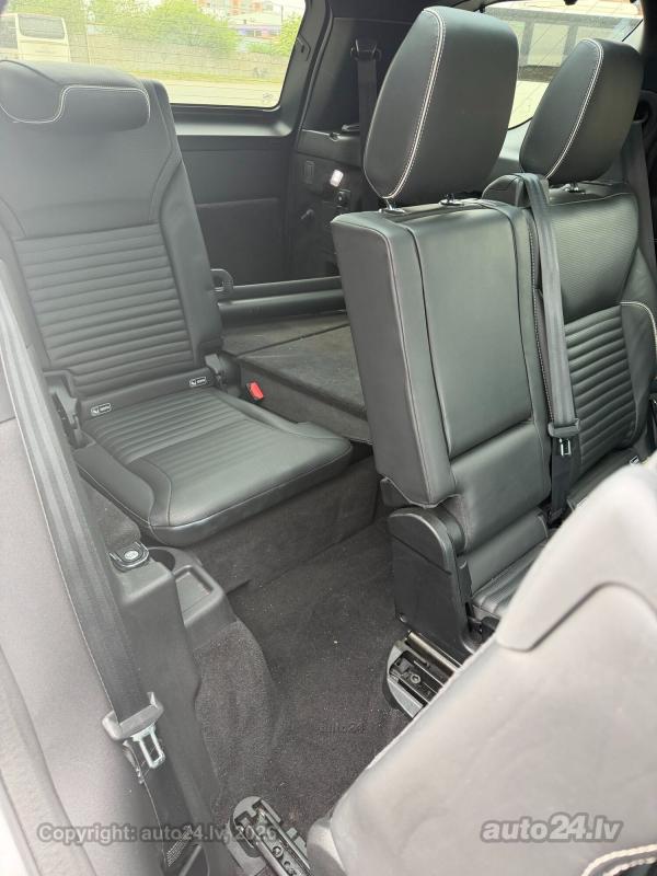 Grey Land Rover Discovery 2020 in Tallinn, with an engine capacity of 3.00 L and mileage of 131 thousand km for 37699 €, photo 7 on AUTOMOTO.COM.LV
