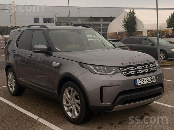 Pelēks Land Rover Discovery 2020 Rīga, ar dzinēja tilpumu 2.00 L un nobraukumu 70 tūkst. km par 24900 €, foto  vietnē AUTOMOTO.COM.LV