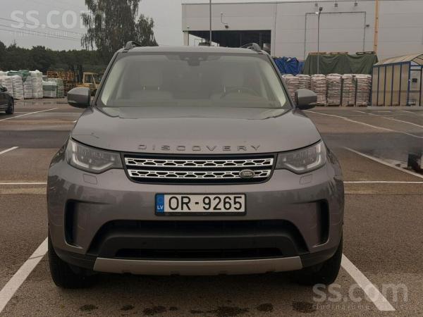 Grey Land Rover Discovery 2020 in Riga, with an engine capacity of 2.00 L and mileage of 70 thousand km for 24900 €, photo 4 on AUTOMOTO.COM.LV