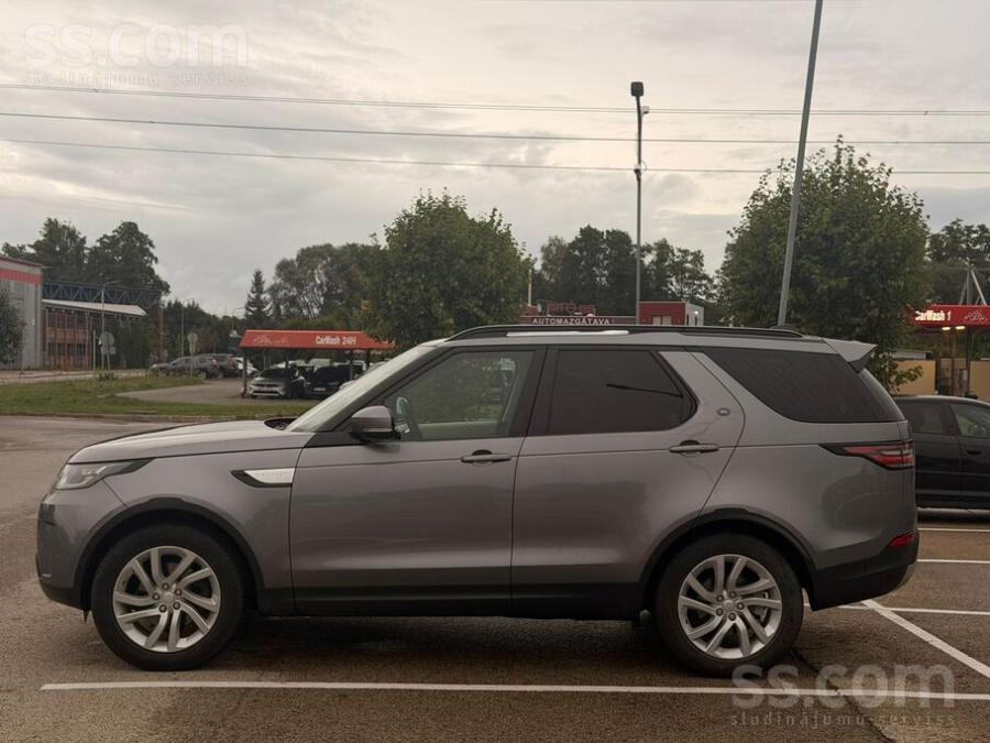 Grey Land Rover Discovery 2020 in Riga, with an engine capacity of 2.00 L and mileage of 70 thousand km for 24900 €, photo 5 on AUTOMOTO.COM.LV
