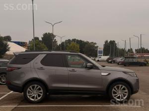 Grey Land Rover Discovery 2020 in Riga, with an engine capacity of 2.00 L and mileage of 70 thousand km for 24900 €, photo 6 on AUTOMOTO.COM.LV
