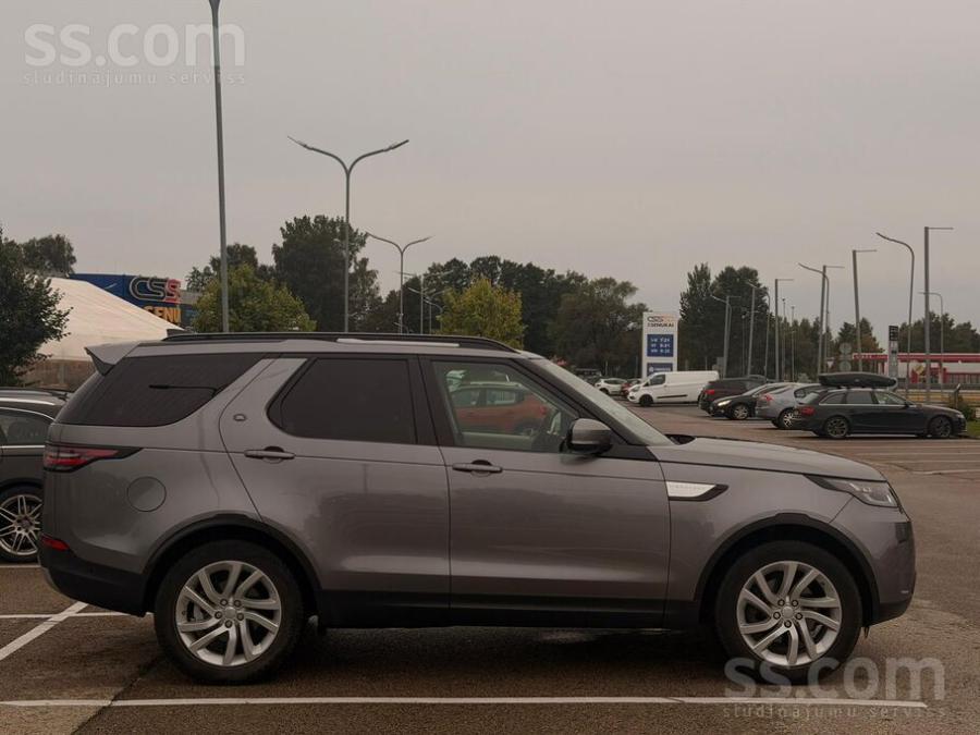 Grey Land Rover Discovery 2020 in Riga, with an engine capacity of 2.00 L and mileage of 70 thousand km for 24900 €, photo 6 on AUTOMOTO.COM.LV