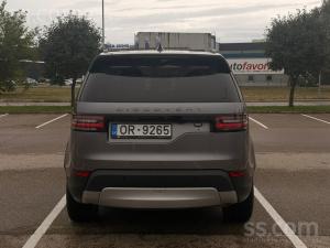 Grey Land Rover Discovery 2020 in Riga, with an engine capacity of 2.00 L and mileage of 70 thousand km for 24900 €, photo 7 on AUTOMOTO.COM.LV
