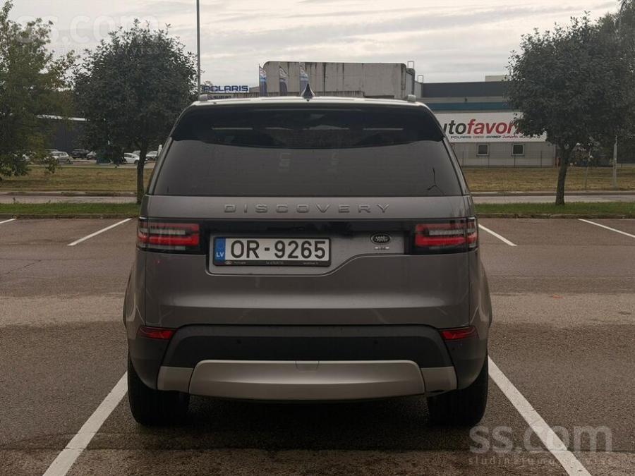Grey Land Rover Discovery 2020 in Riga, with an engine capacity of 2.00 L and mileage of 70 thousand km for 24900 €, photo 7 on AUTOMOTO.COM.LV