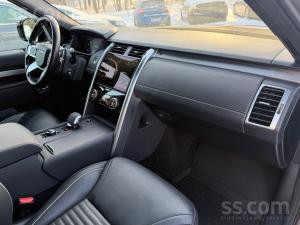 Grey Land Rover Discovery 2021 in Riga, with an engine capacity of 3.00 L and mileage of 132 thousand km for 36900 €, photo 6 on AUTOMOTO.COM.LV