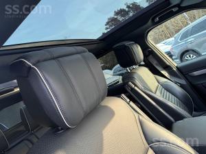 Grey Land Rover Discovery 2021 in Riga, with an engine capacity of 3.00 L and mileage of 132 thousand km for 36900 €, photo 9 on AUTOMOTO.COM.LV