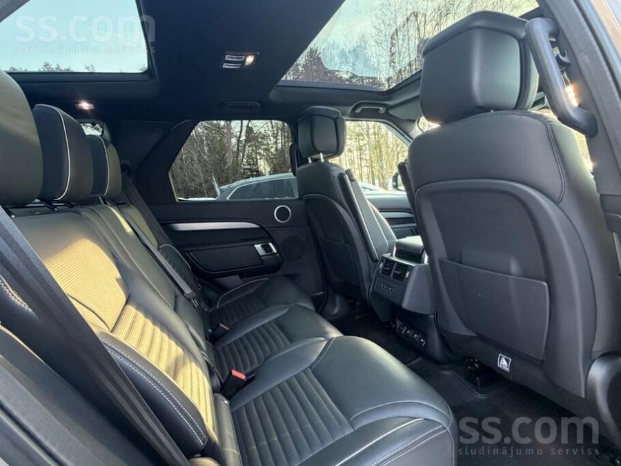 Grey Land Rover Discovery 2021 in Riga, with an engine capacity of 3.00 L and mileage of 132 thousand km for 36900 €, photo 10 on AUTOMOTO.COM.LV