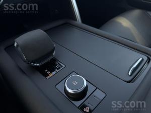 Grey Land Rover Discovery 2021 in Riga, with an engine capacity of 3.00 L and mileage of 132 thousand km for 36900 €, photo 11 on AUTOMOTO.COM.LV