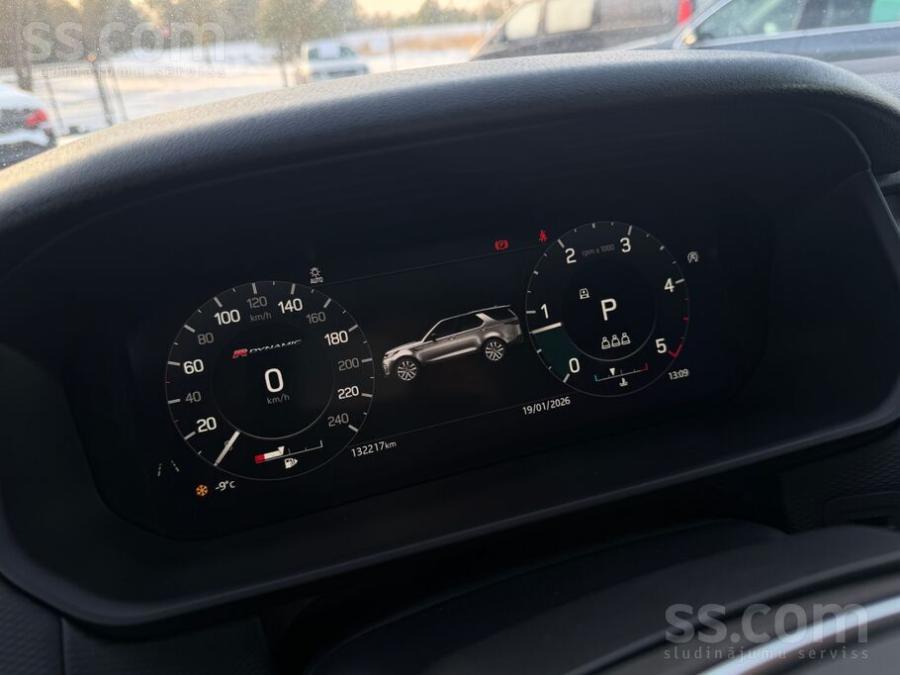 Grey Land Rover Discovery 2021 in Riga, with an engine capacity of 3.00 L and mileage of 132 thousand km for 36900 €, photo 14 on AUTOMOTO.COM.LV