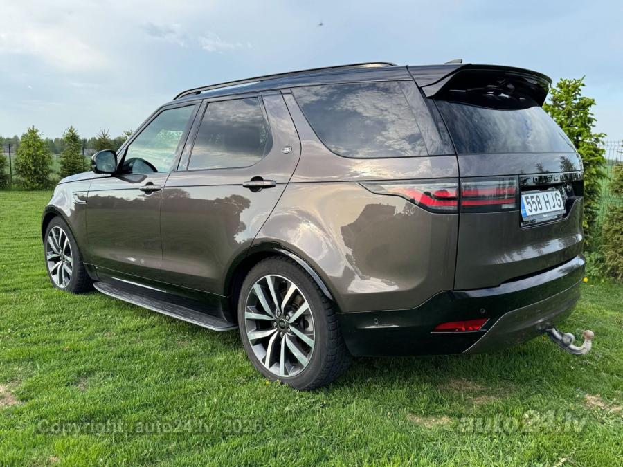 Grey Land Rover Discovery 2021 in Tallinn, with an engine capacity of 3.00 L and mileage of 126 thousand km for 40300 €, photo 4 on AUTOMOTO.COM.LV