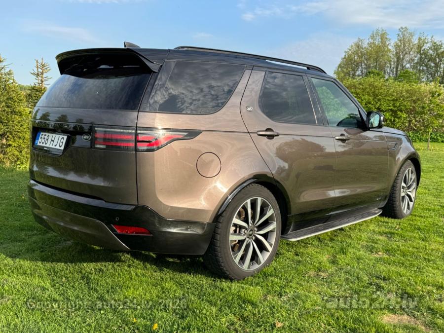 Grey Land Rover Discovery 2021 in Tallinn, with an engine capacity of 3.00 L and mileage of 126 thousand km for 40300 €, photo 5 on AUTOMOTO.COM.LV