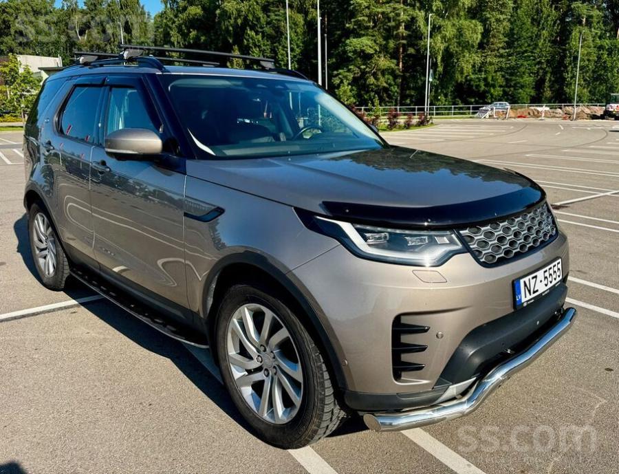 Grey Land Rover Discovery 2021 in Riga, with an engine capacity of 3.00 L and mileage of 194 thousand km for 31500 €, photo 1 on AUTOMOTO.COM.LV