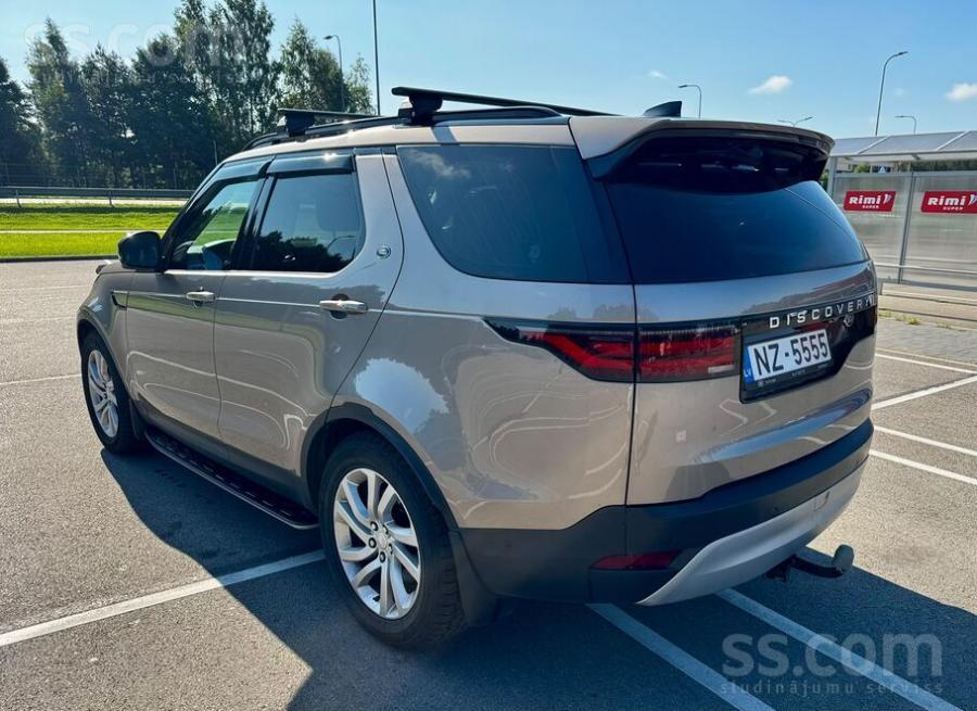 Grey Land Rover Discovery 2021 in Riga, with an engine capacity of 3.00 L and mileage of 194 thousand km for 31500 €, photo 3 on AUTOMOTO.COM.LV