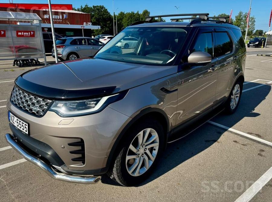 Grey Land Rover Discovery 2021 in Riga, with an engine capacity of 3.00 L and mileage of 194 thousand km for 31500 €, photo 5 on AUTOMOTO.COM.LV