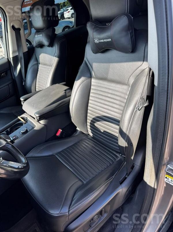 Grey Land Rover Discovery 2021 in Riga, with an engine capacity of 3.00 L and mileage of 194 thousand km for 31500 €, photo 10 on AUTOMOTO.COM.LV