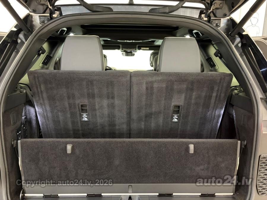 Pelēks Land Rover Discovery 2021 Tallina, ar dzinēja tilpumu 3.00 L un nobraukumu 136 tūkst. km par 36900 €, foto 16 vietnē AUTOMOTO.COM.LV