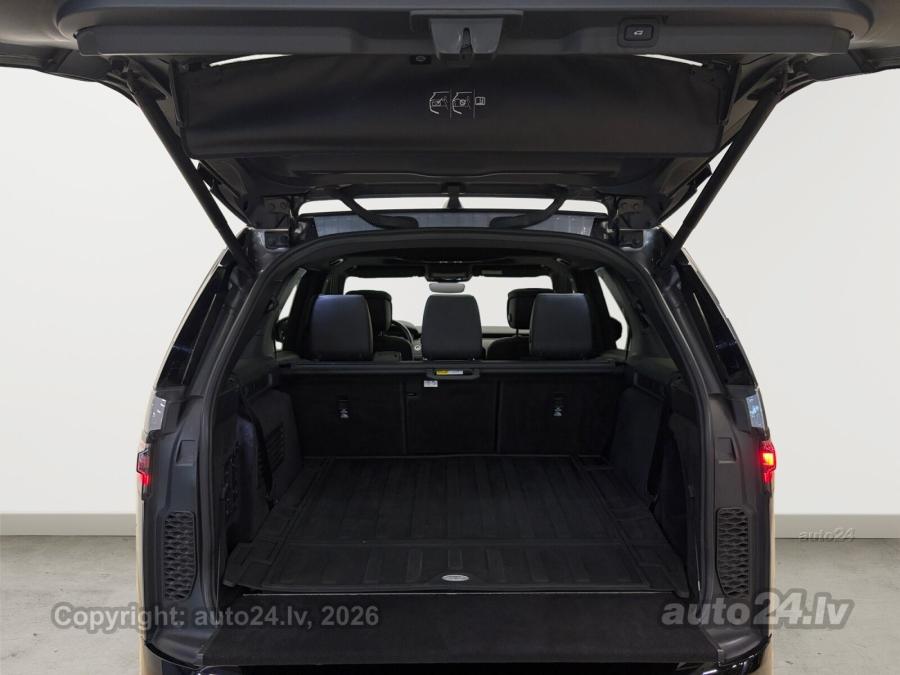 Pelēks Land Rover Discovery 2021 Tallina, ar dzinēja tilpumu 3.00 L un nobraukumu 136 tūkst. km par 36900 €, foto 17 vietnē AUTOMOTO.COM.LV