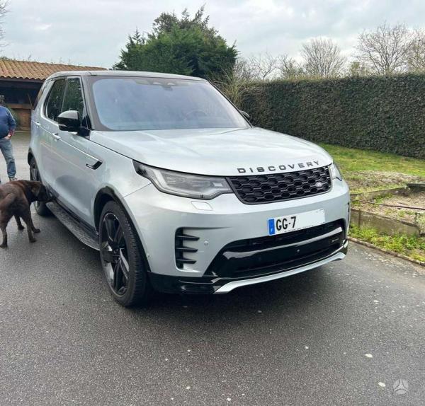 Grey Land Rover Discovery 2022 in Taurage, with an engine capacity of 3.00 L and mileage of 120 thousand km for 39999 €, photo 1 on AUTOMOTO.COM.LV