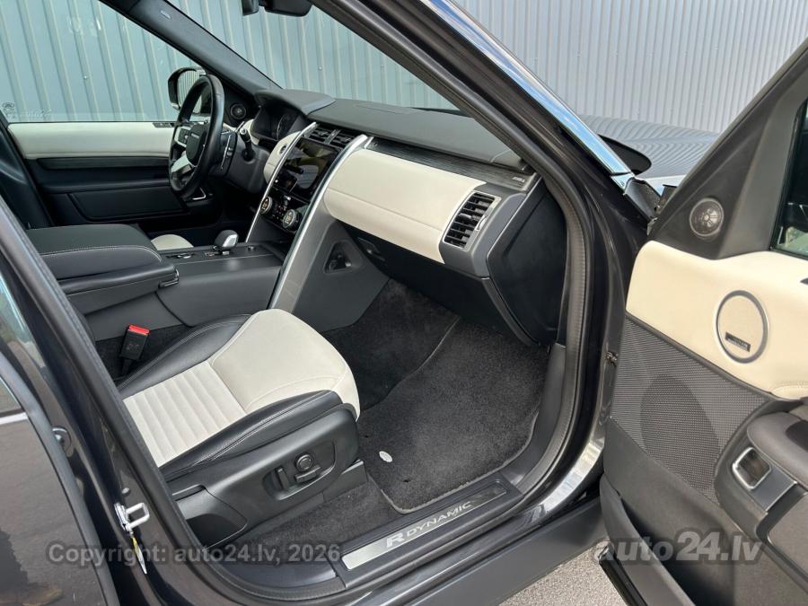 Grey Land Rover Discovery 2022 in Tallinn, with an engine capacity of 3.00 L and mileage of 138 thousand km for 39900 €, photo 11 on AUTOMOTO.COM.LV