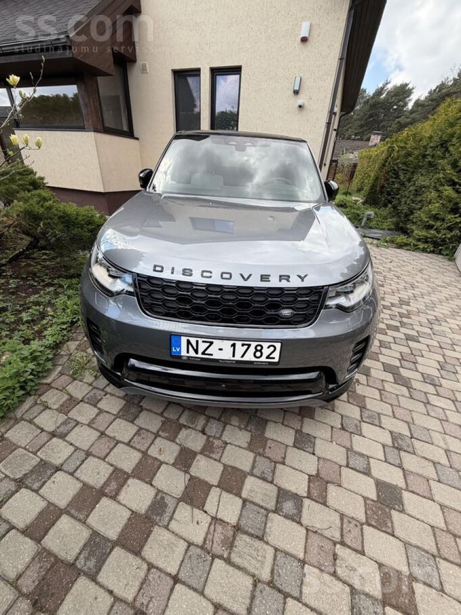 Pelēks Land Rover Discovery 2024 Rīga, ar dzinēja tilpumu 3.00 L un nobraukumu 39 tūkst. km par 61990 €, foto 1 vietnē AUTOMOTO.COM.LV