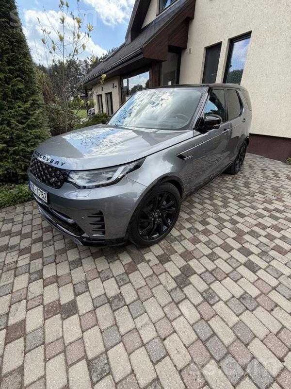Grey Land Rover Discovery 2024 in Riga, with an engine capacity of 3.00 L and mileage of 39 thousand km for 61990 €, photo 2 on AUTOMOTO.COM.LV