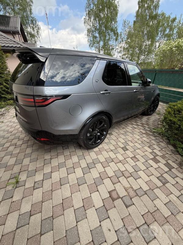 Grey Land Rover Discovery 2024 in Riga, with an engine capacity of 3.00 L and mileage of 39 thousand km for 61990 €, photo 3 on AUTOMOTO.COM.LV