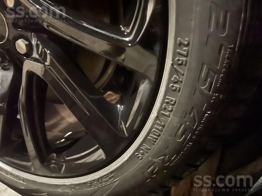 Pelēks Land Rover Discovery 2024 Rīga, ar dzinēja tilpumu 3.00 L un nobraukumu 40 tūkst. km par 59990 €, foto 6 vietnē AUTOMOTO.COM.LV