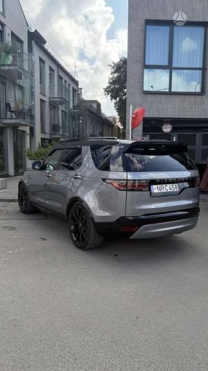 Pelēks Land Rover Discovery 2024 Kauņa, ar dzinēja tilpumu 3.00 L un nobraukumu 90 tūkst. km par 55000 €, foto 5 vietnē AUTOMOTO.COM.LV