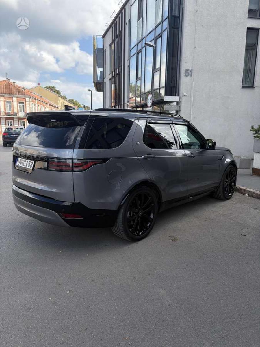Pelēks Land Rover Discovery 2024 Kauņa, ar dzinēja tilpumu 3.00 L un nobraukumu 90 tūkst. km par 55000 €, foto 6 vietnē AUTOMOTO.COM.LV