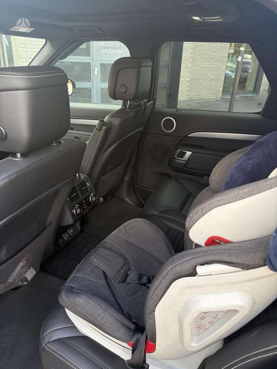 Pelēks Land Rover Discovery 2024 Kauņa, ar dzinēja tilpumu 3.00 L un nobraukumu 90 tūkst. km par 55000 €, foto 13 vietnē AUTOMOTO.COM.LV