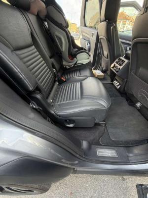 Pelēks Land Rover Discovery 2024 Kauņa, ar dzinēja tilpumu 3.00 L un nobraukumu 90 tūkst. km par 55000 €, foto 17 vietnē AUTOMOTO.COM.LV