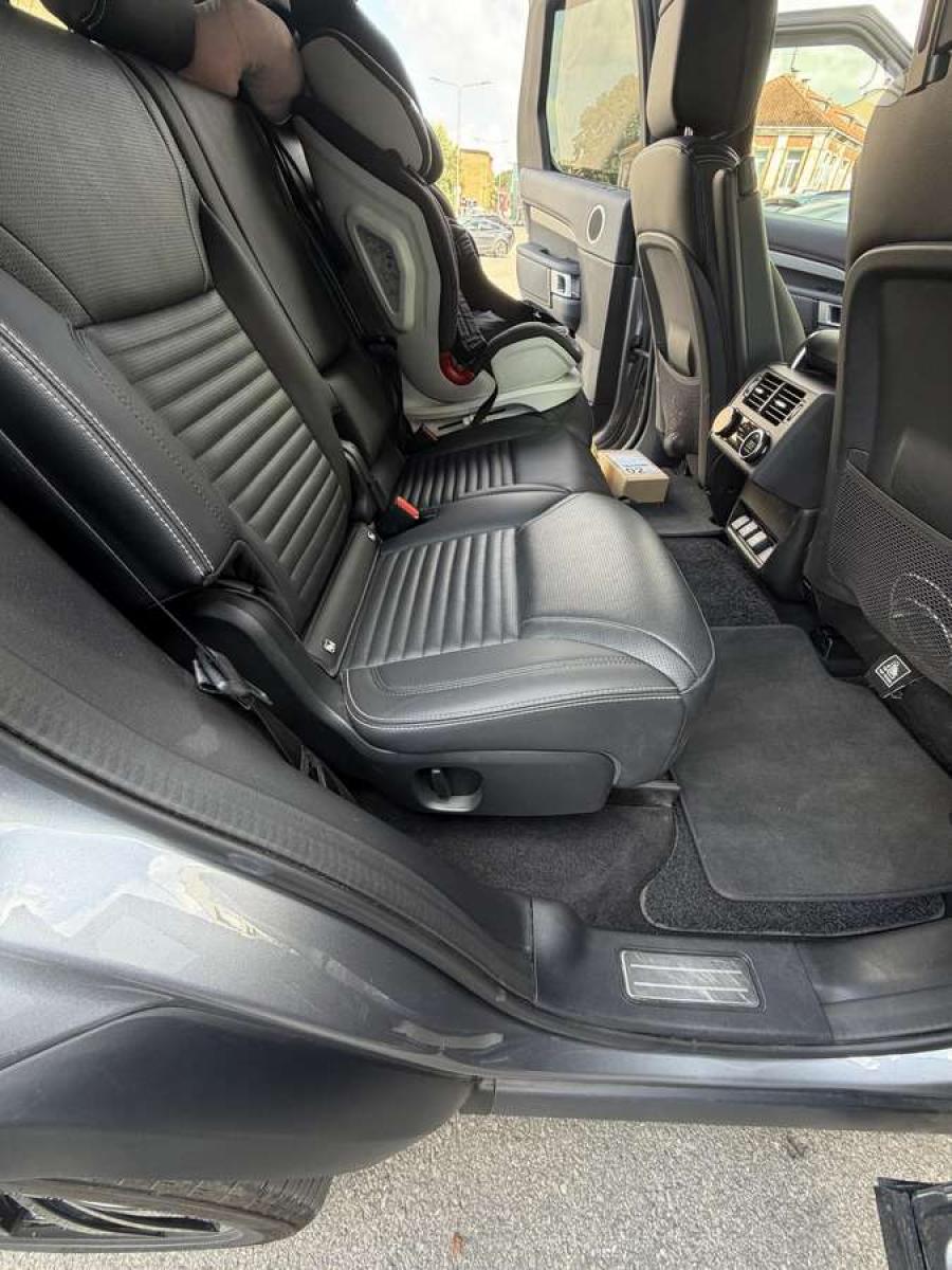 Pelēks Land Rover Discovery 2024 Kauņa, ar dzinēja tilpumu 3.00 L un nobraukumu 90 tūkst. km par 55000 €, foto 17 vietnē AUTOMOTO.COM.LV