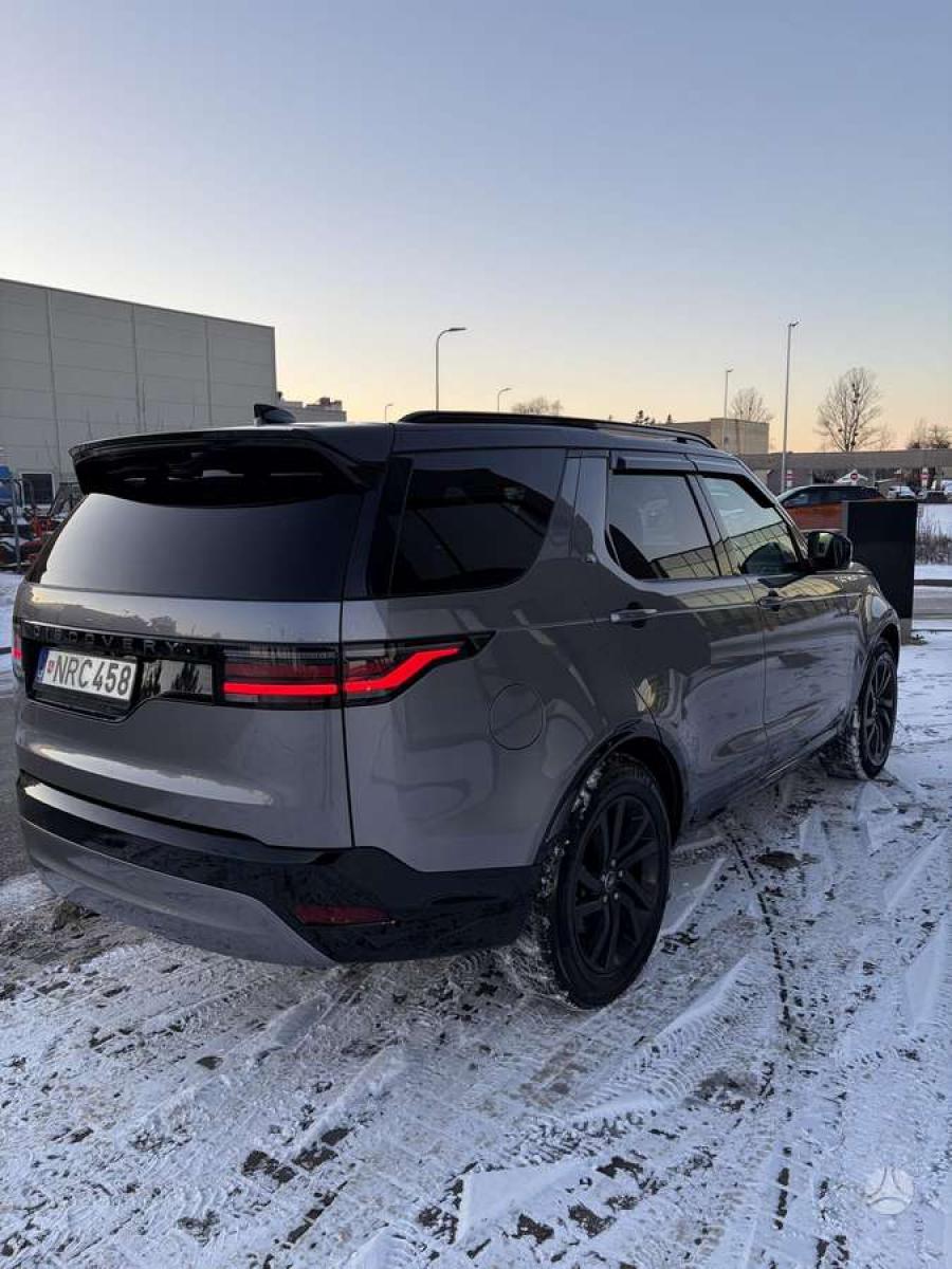Pelēks Land Rover Discovery 2024 Kauņa, ar dzinēja tilpumu 3.00 L un nobraukumu 90 tūkst. km par 55000 €, foto 19 vietnē AUTOMOTO.COM.LV