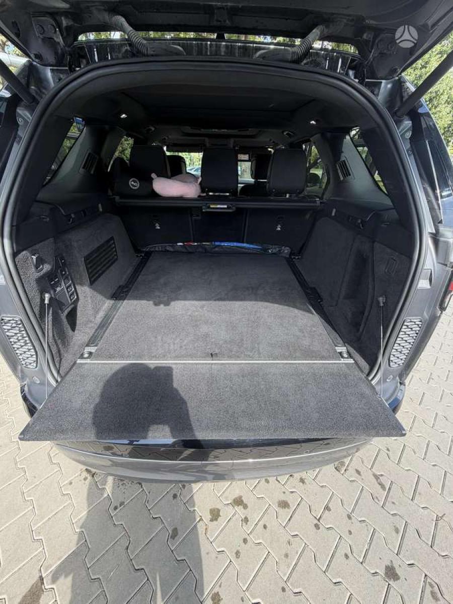 Pelēks Land Rover Discovery 2024 Kauņa, ar dzinēja tilpumu 3.00 L un nobraukumu 90 tūkst. km par 55000 €, foto 20 vietnē AUTOMOTO.COM.LV