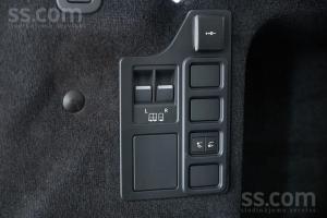 Grey Land Rover Discovery 2025 in Riga, with an engine capacity of 3.00 L and mileage of 13 thousand km for 68990 €, photo 8 on AUTOMOTO.COM.LV