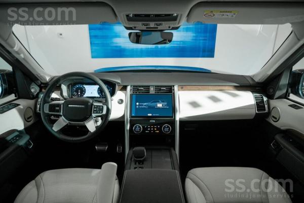 Grey Land Rover Discovery 2025 in Riga, with an engine capacity of 3.00 L and mileage of 13 thousand km for 68990 €, photo 9 on AUTOMOTO.COM.LV