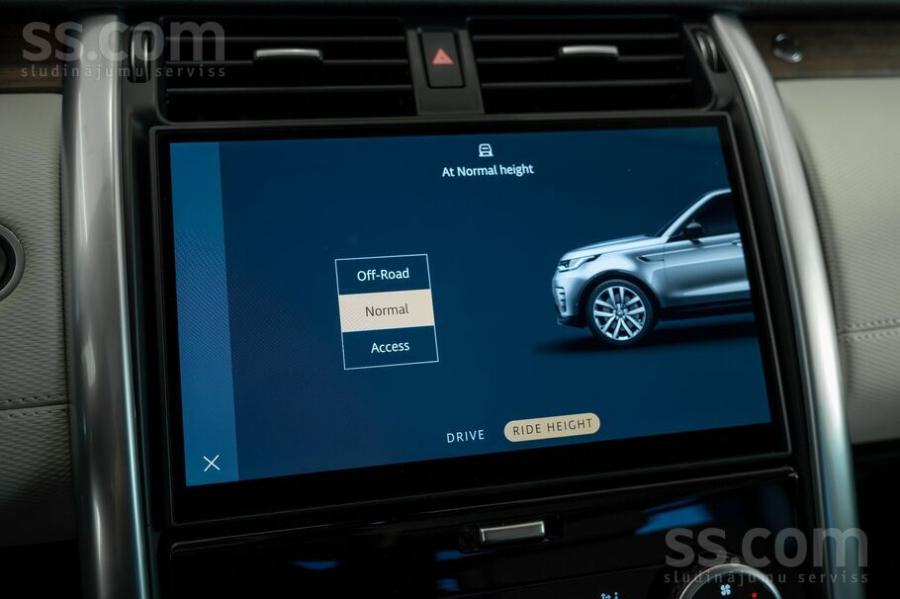 Grey Land Rover Discovery 2025 in Riga, with an engine capacity of 3.00 L and mileage of 13 thousand km for 68990 €, photo 27 on AUTOMOTO.COM.LV